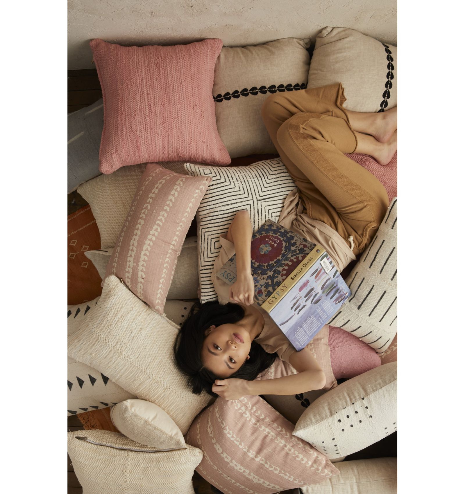 Easy, Enduring, and Transportive Home Goods - PILLOWPIA
